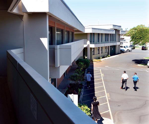 Kahele visits Cameron Center | News, Sports, Jobs - Maui News